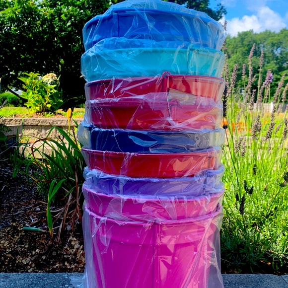 Holiday | 1 Quart Metal Powder Coated Buckets | Poshmark